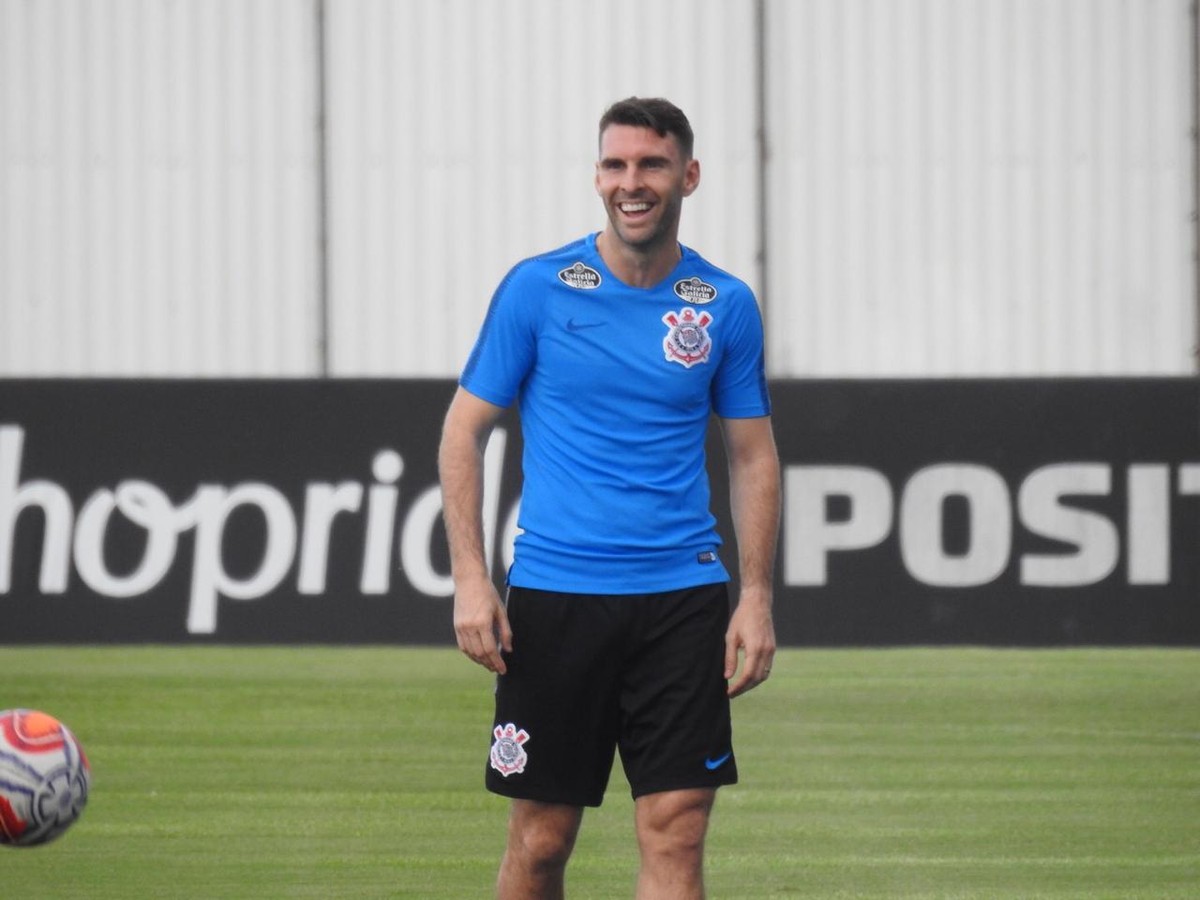 Boselli volta ao Corinthians, faz primeiro treino com bola, mas ...