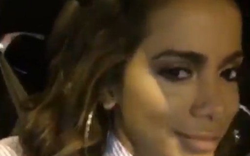 Anitta é confundida com Jennifer Lopez em Los Angeles - Quem | QUEM News