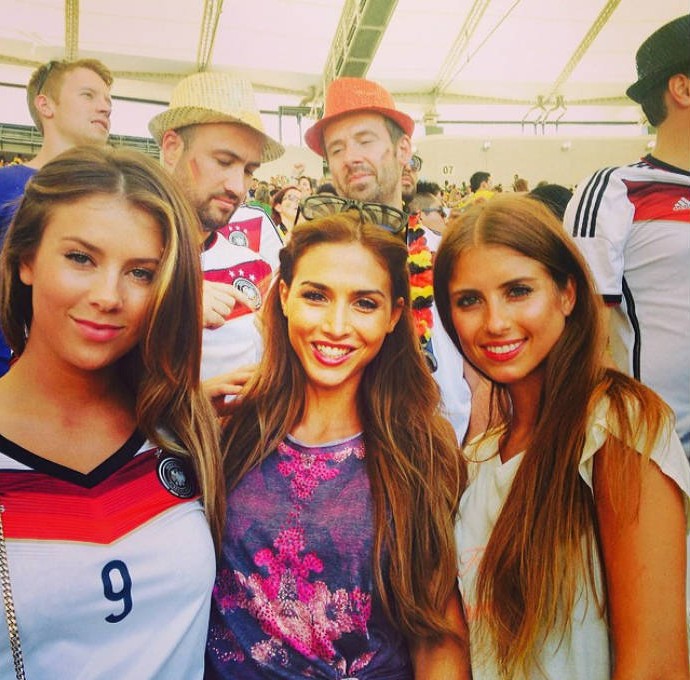 Mulheres de atletas de França e Alemanha vão ao jogo no Maracanã ...