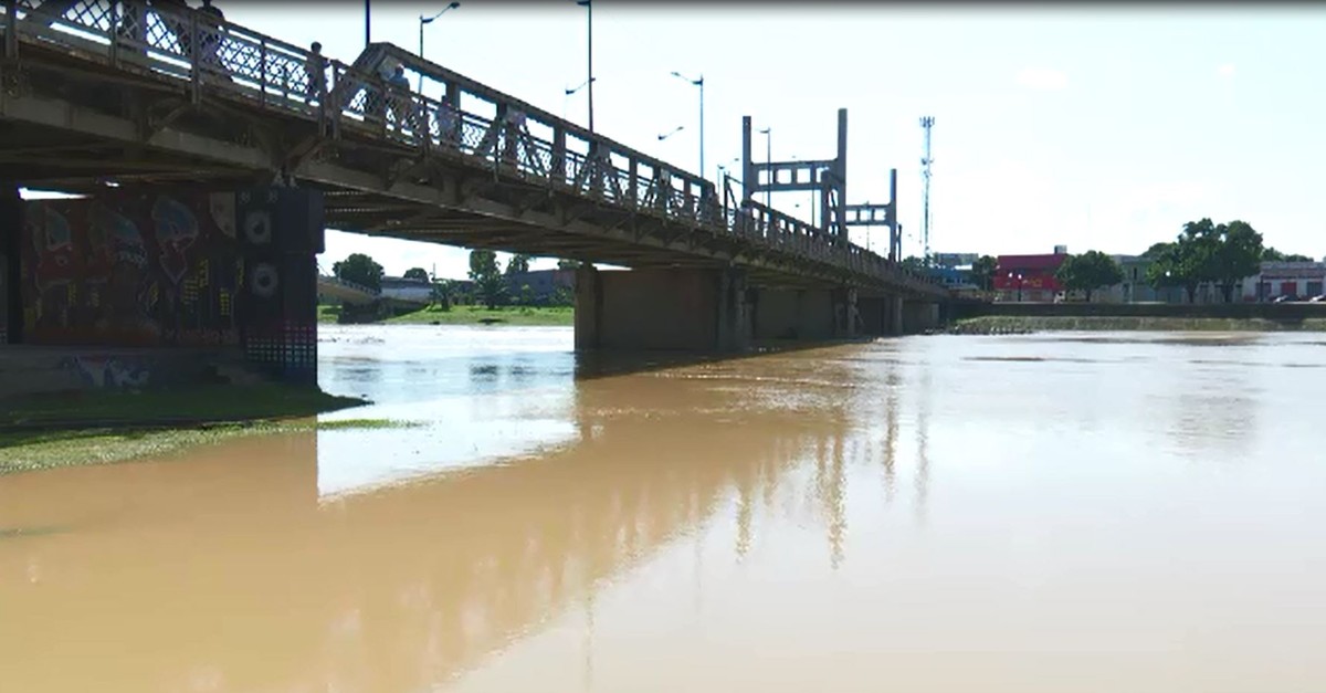 Cheia do Rio Acre desaloja 50 famílias em Brasileia e cinco em Rio ...