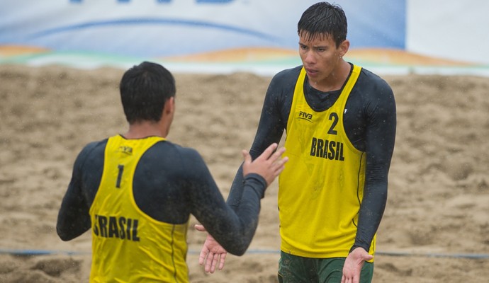 George e Arthur seguem na briga do Mundial de Vôlei de Praia sub-19 ...