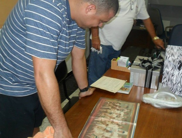 Prestes a dar nome ao estádio do São Cristóvão, Ronaldo visita o clube ...