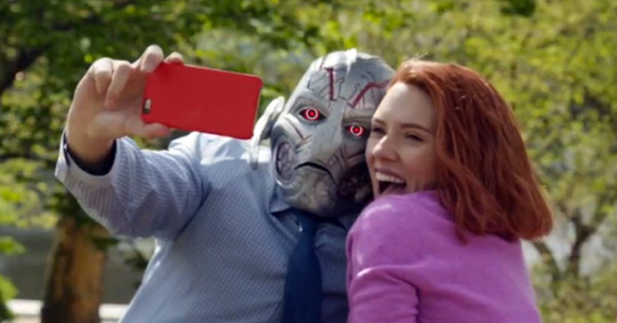G1 - Viúva Negra se apaixona por Ultron em paródia de 'Vingadores ...