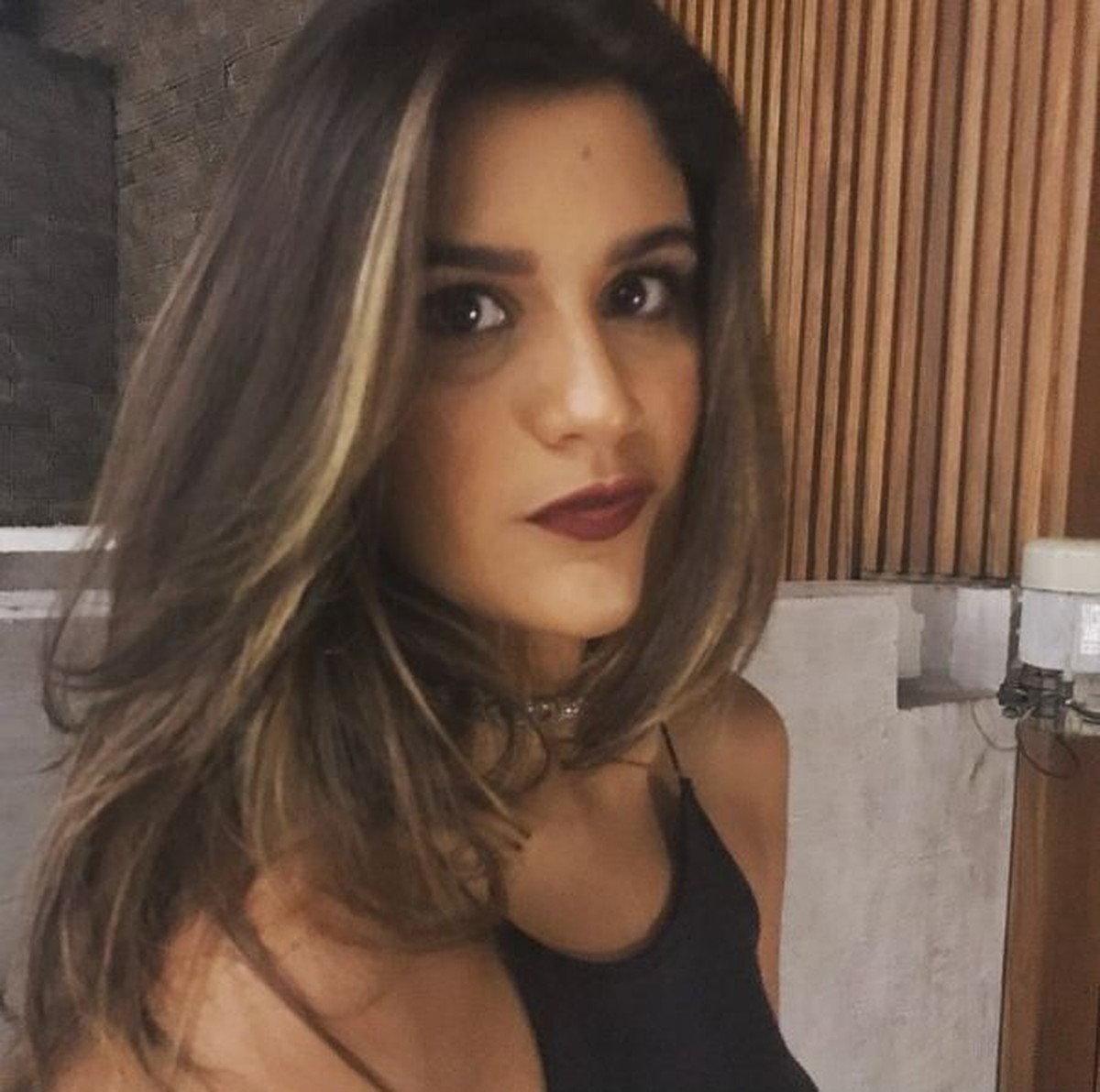 Giulia Costa sensualiza em clique no Insta e seguidores apontam ...