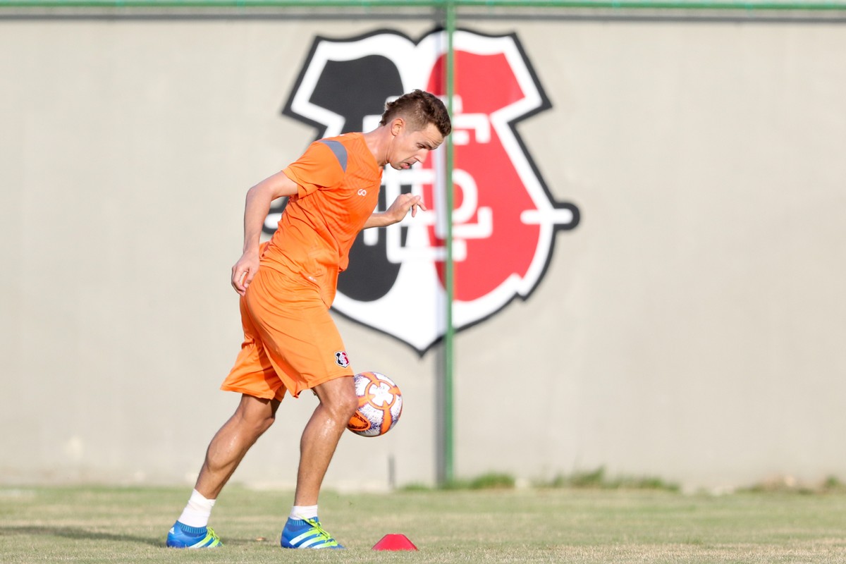 Bruno Ré volta a ganhar sequência, mas reconhece: "Preciso melhorar ...