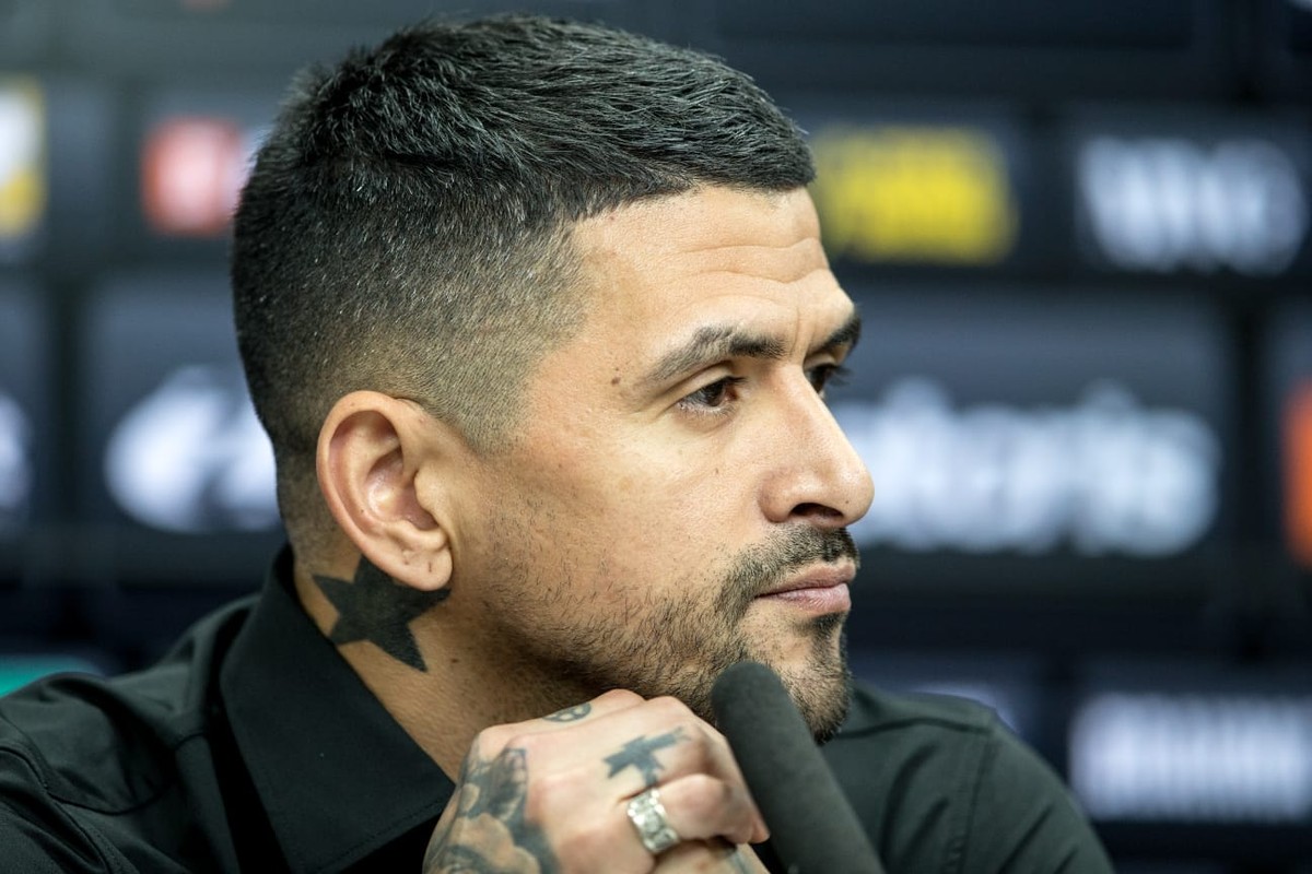 Lucho avalia estreia como técnico do Ceará e apoia Jô: "Sabe muito bem ...