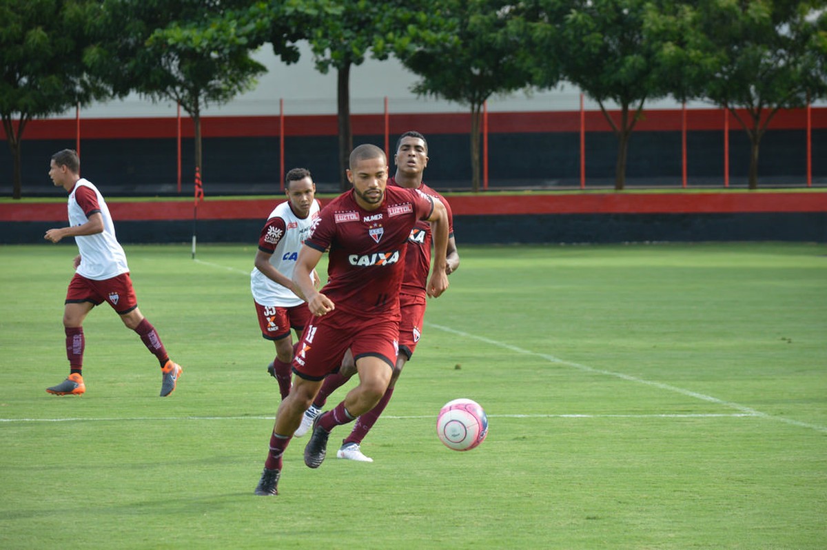 Lucas Rocha é o escolhido para a lateral do Atlético-GO contra o Rio ...